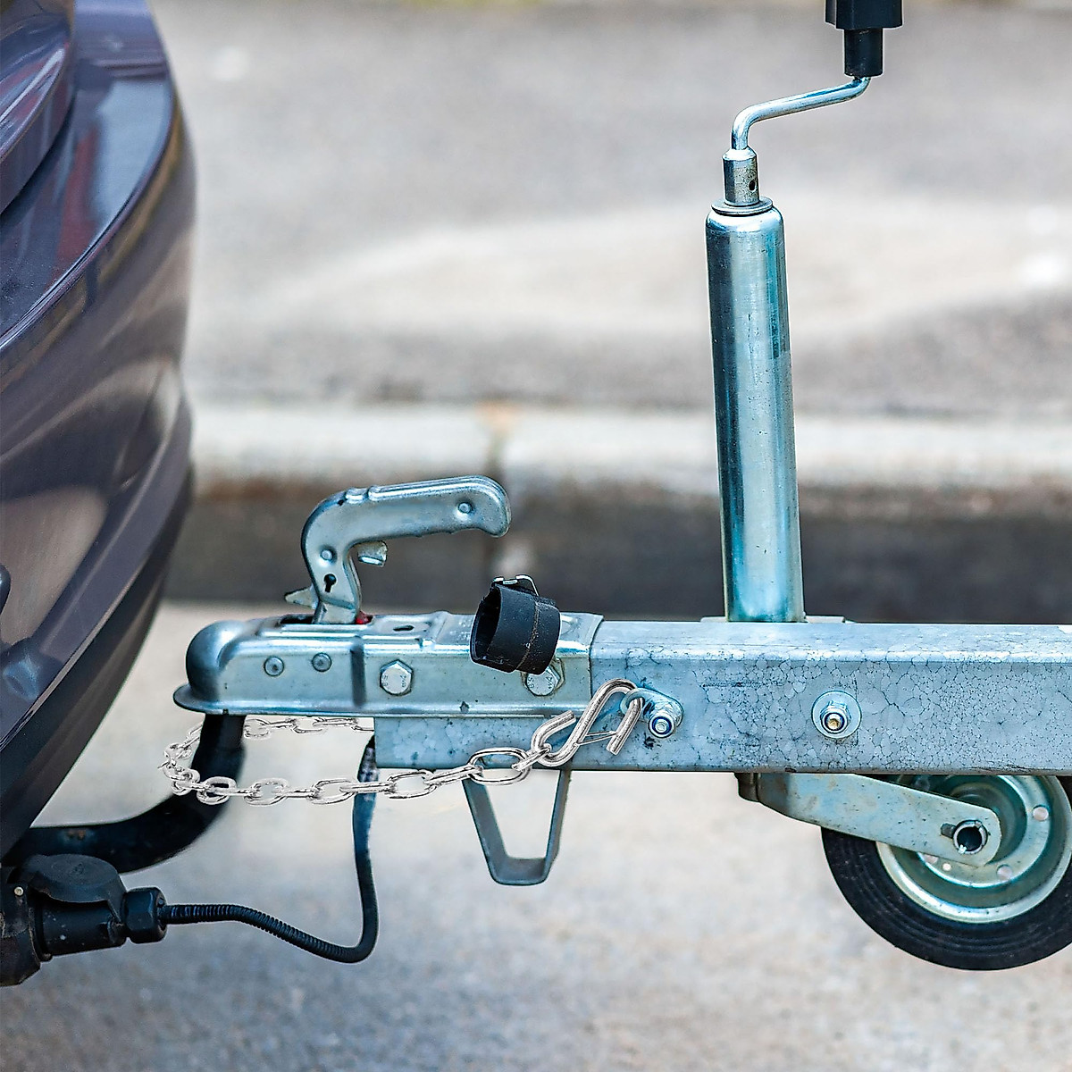 Camco Heavy Duty Steel 48" Safety Chain with Spring Hooks - Secures Tow Vehicle to Trailer | Class I 2,000 lb Capacity | Great for RV, Trailer, and Boat Towing |Rust Resistant - (50022)