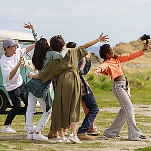 Sony Alpha ZV-E10 - APS-C Interchangeable Lens Mirrorless Vlog Camera & Content Creator Kit Black