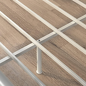 ZINUS Florence Full Panel Metal Platform Bed Frame, Mattress Foundation, No Box Spring Needed, Easy Assembly, White, Queen