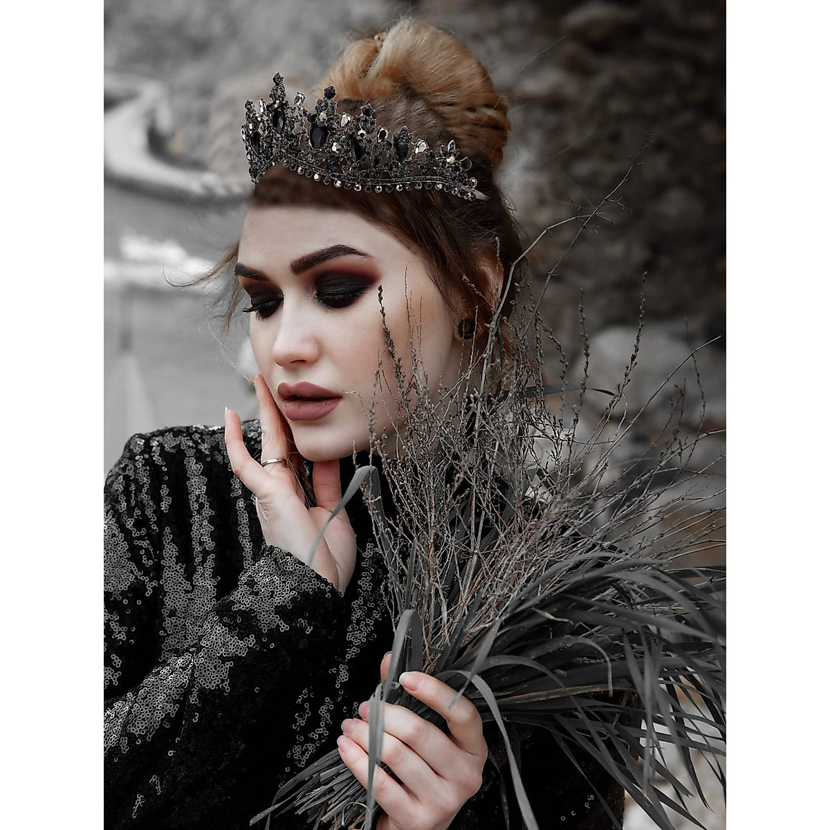 TOBATOBA Black Crown Black Tiaras for Women, Halloween Gothic Crown, Womens Black Halloween Costumes, Crystal Queen Crown Black Wedding Tiara, Party Prom Birthday Halloween Accessories