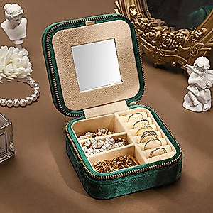 Mpeyuiltic Travel Jewelry Case, Velvet Travel Jewelry Box, Portable Small Travel Jewelry Organizer for Women Girls with Mirror (Emerald)