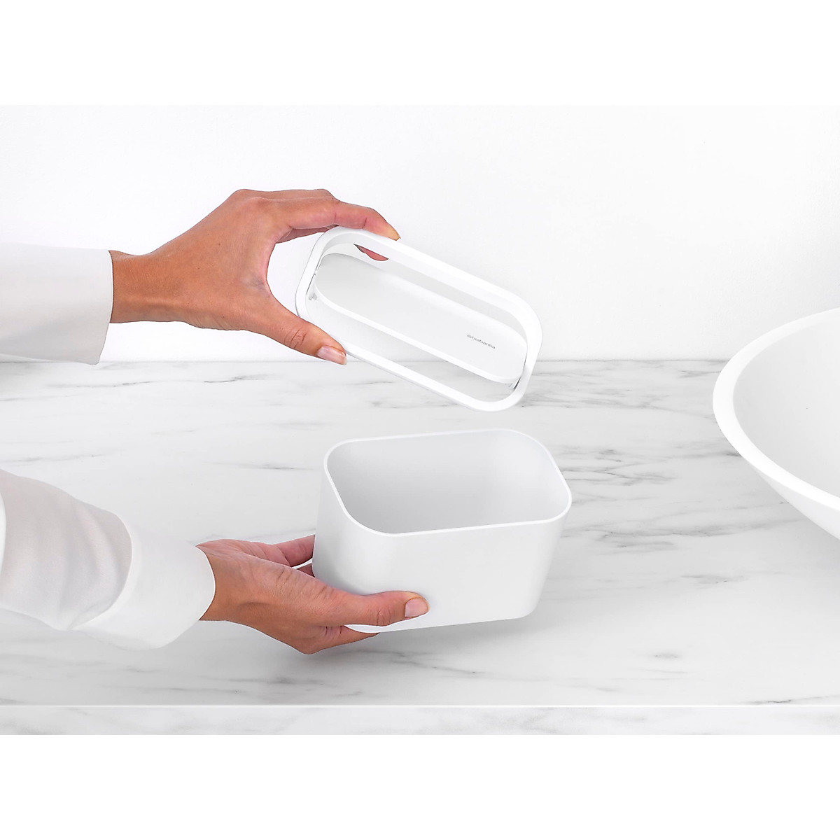 Brabantia MindSet Bathroom Small Trash Caddy (White) Hygienic Basin Top Storage Can with Swing Lid for Disposal of Used Cosmetics, Cotton Pads, Cue Tips (4 x 6 x 3)