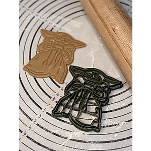 Premium Star Wars Exclusive The Mandalorian Baby Yoda Grogu With Soup Bowl Cookie Cutter Mold 4-Inch-Scale Produced by 3D Kitchen Art