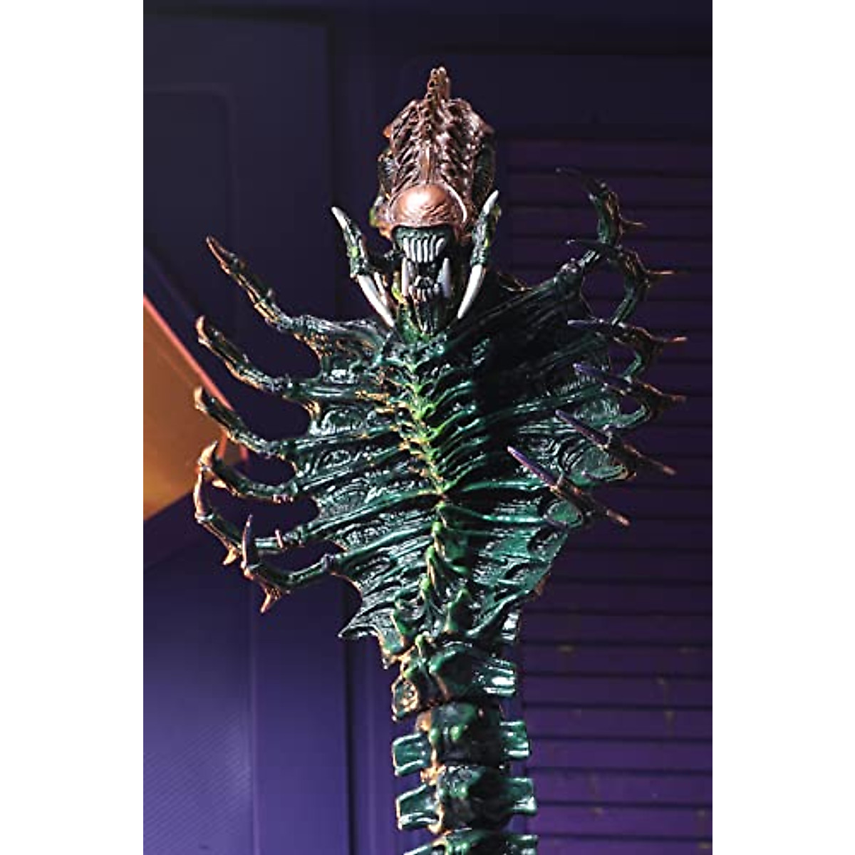 NECA - Aliens - 7" Scale Action Figure - Series 13 Snake
