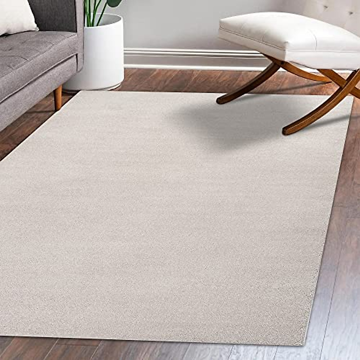 JONATHAN Y SEU100D-4 Haze Solid Low-Pile Indoor Area-Rug Casual Contemporary Solid Traditional Easy -Cleaning Bedroom Kitchen Living Room Non Shedding, 4 ft x 6 ft, Ivory