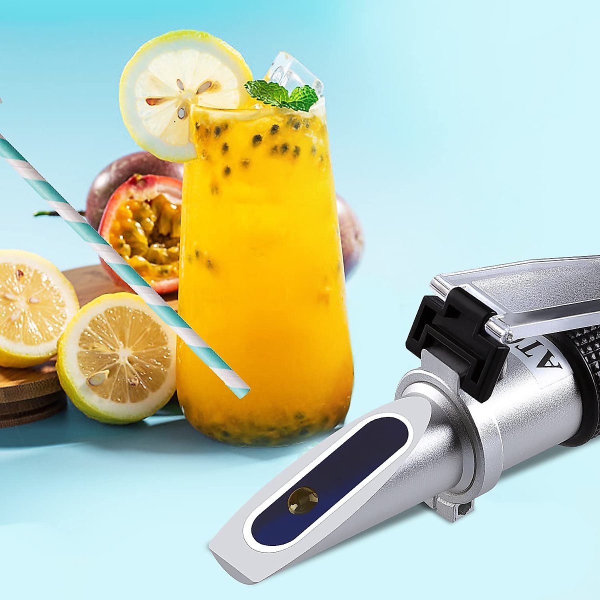 Brix Meter Refractometer 0~32%, LEERCHUANG Handheld Brix Refractometer Sugar Content Test, High Accurate Brix Measurement with ATC for Fruit Beverages & Juice