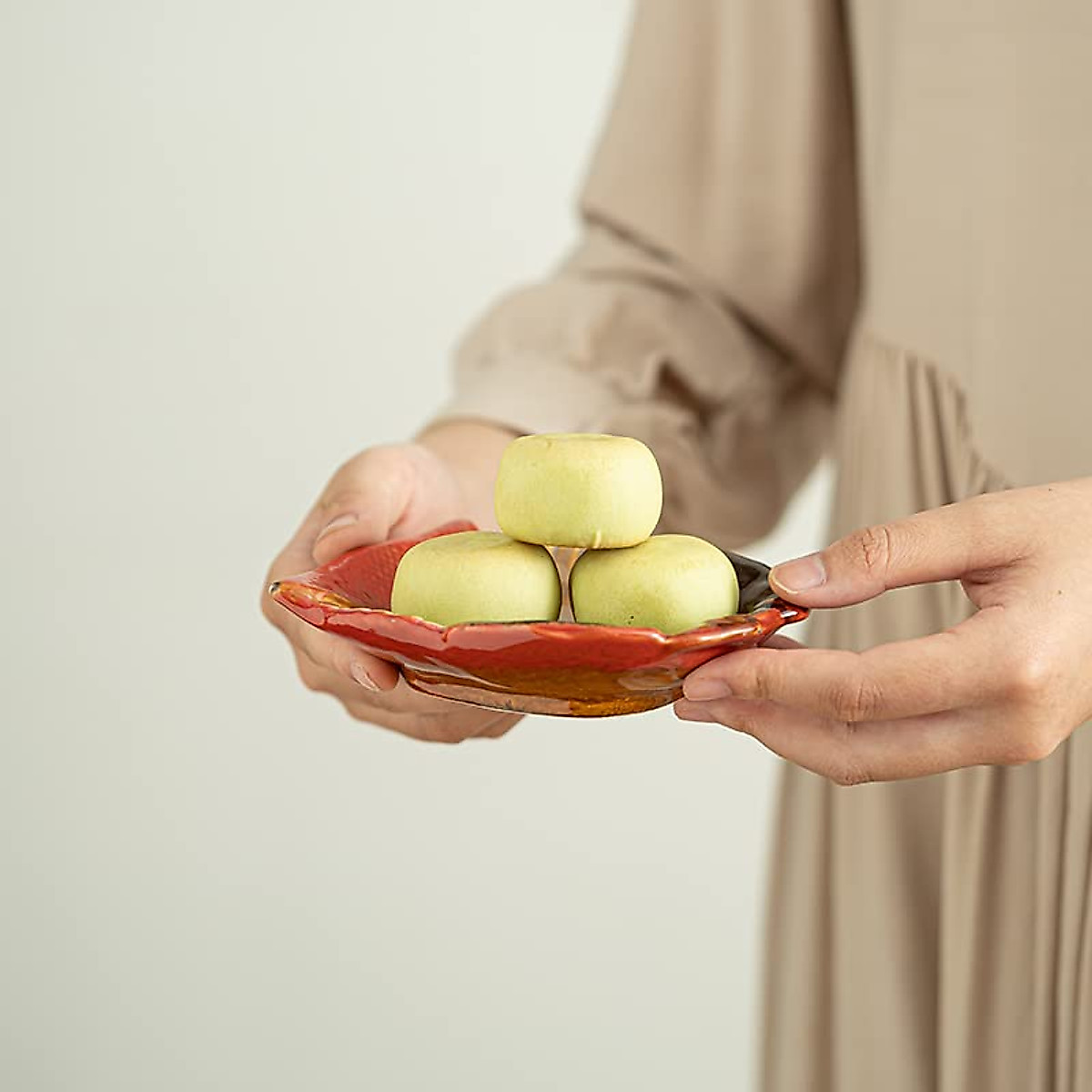 YINYUEDAO Snack Plate, Owl Shape, Ceramic Material, Used to Hold Snacks or Appetizers, Exquisite and Lovely Ceramic Ornaments, Holiday Theme, Gift Selection, Set of 4