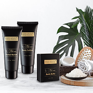 Yard House Mens Bath and Body Gift Set - Musk and Blonde Woods - Luxury Fathers Day Gifts From Daughter, Wife, Son For Dad, Husband - Relaxing Spa Kit for Him in Toiletry Bag w. Full Size Items