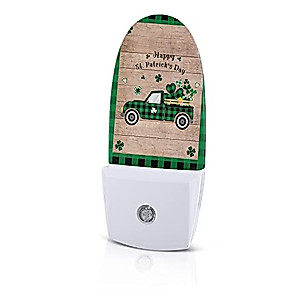 St. Patrick's Day Night Light, LED Plug in Night Light, Black and Green Checkered Board Truck Lucky Clover on Wood Night Lights with Dusk to Dawn Sensor Kids/Adults Nightlight for Bedroom Bathroom