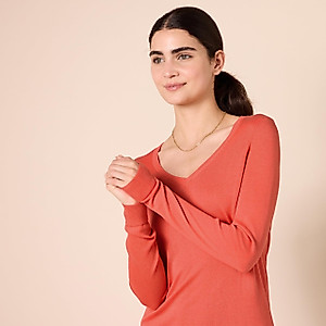 Amazon Essentials Women's Classic-Fit Lightweight Long-Sleeve V-Neck Sweater (Available in Plus Size), Coral Pink, Large