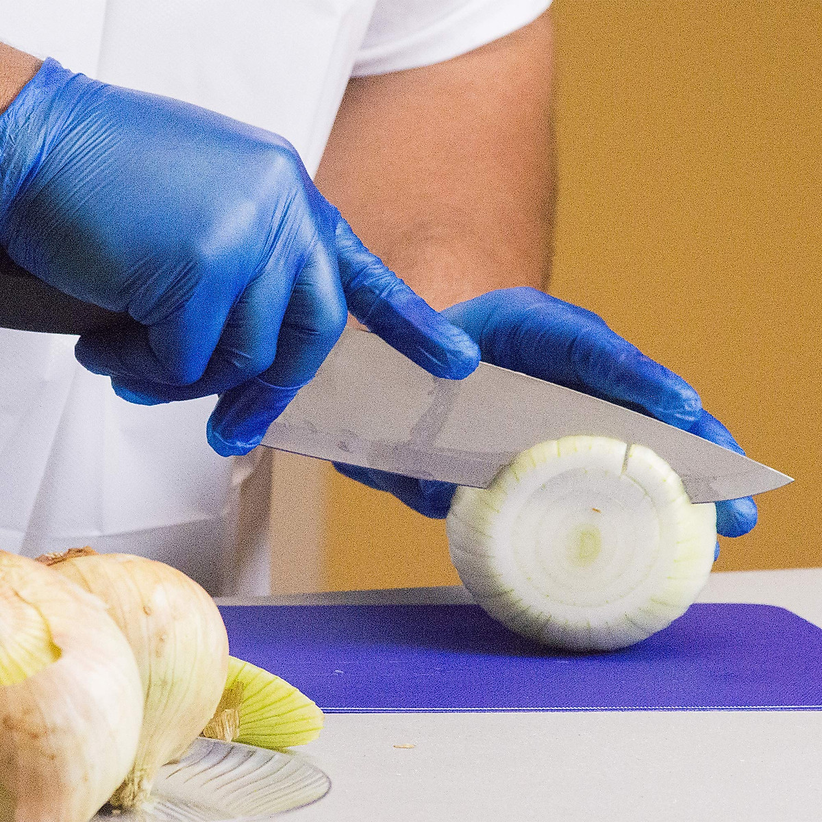 GLOVEWORKS Blue Vinyl Industrial Gloves, Case of 1000, 3 Mil, Size Large, Latex Free, Powder Free, Food Safe, Disposable, Non-Sterile, IVBPF46100