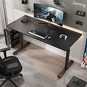 EUREKA ERGONOMIC 60 Inch Manual Height Adjustable Computer Gaming Desk, Large Home Office Standing Table Workstation for 3 Monitors with Free Mouse Pad for Home Office Gaming,Black