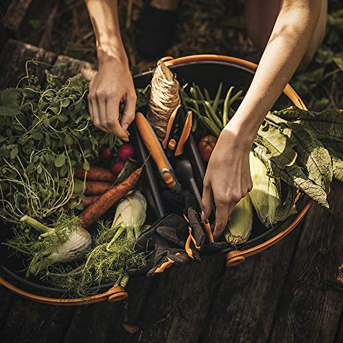 Fiskars 340100-1001 Garden Harvest Basket, Black