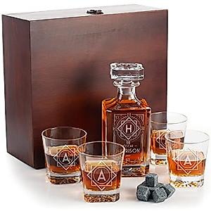 Personalized Whiskey Decanter Set with Glasses, 5 PC - 4 Optional Designs - Custom Whiskey Liquor Decanter 25 Oz with 4 Whiskey Glasses, Personalized Gifts for Men, D1