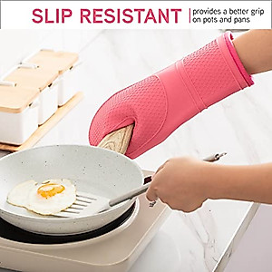 COOK WITH COLOR Silicone Oven Mitts- Heat Resistant Gloves with Soft Quilted Lining Oven Mitt Pot Holders for Cooking and BBQ, Pink, Oven Mitt