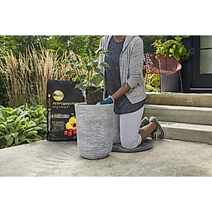 Miracle-Gro Performance Organics All Purpose Container Mix - Organic and Natural Plant Soil, Feed for Up to 3 Months, For Vegetables, Flowers, and Herbs, Use in Indoor and Outdoor Containers, 1 cu. Ft