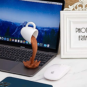 Jetec Floating Coffee Cup Sculpture Decoration Spilling Coffee Cup Sculpture Plastic Pouring Coffee Mugs Pouring Splash Coffee Cup Kitchen Decor for Family Friend Coffee Lover (Brown)