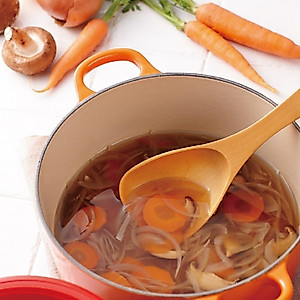 Le Creuset Round Oven 2.75 Quart Flame