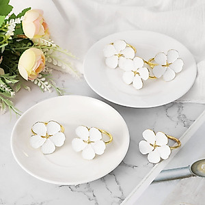 Lewondr Napkin Rings, Set of 6 Flowers Napkin Ring Holders Dinner Tables Rings Elegant Ornament Table Setting Decoration for Wedding, Christmas, Thanksgiving, Birthday, Holiday, Party, White