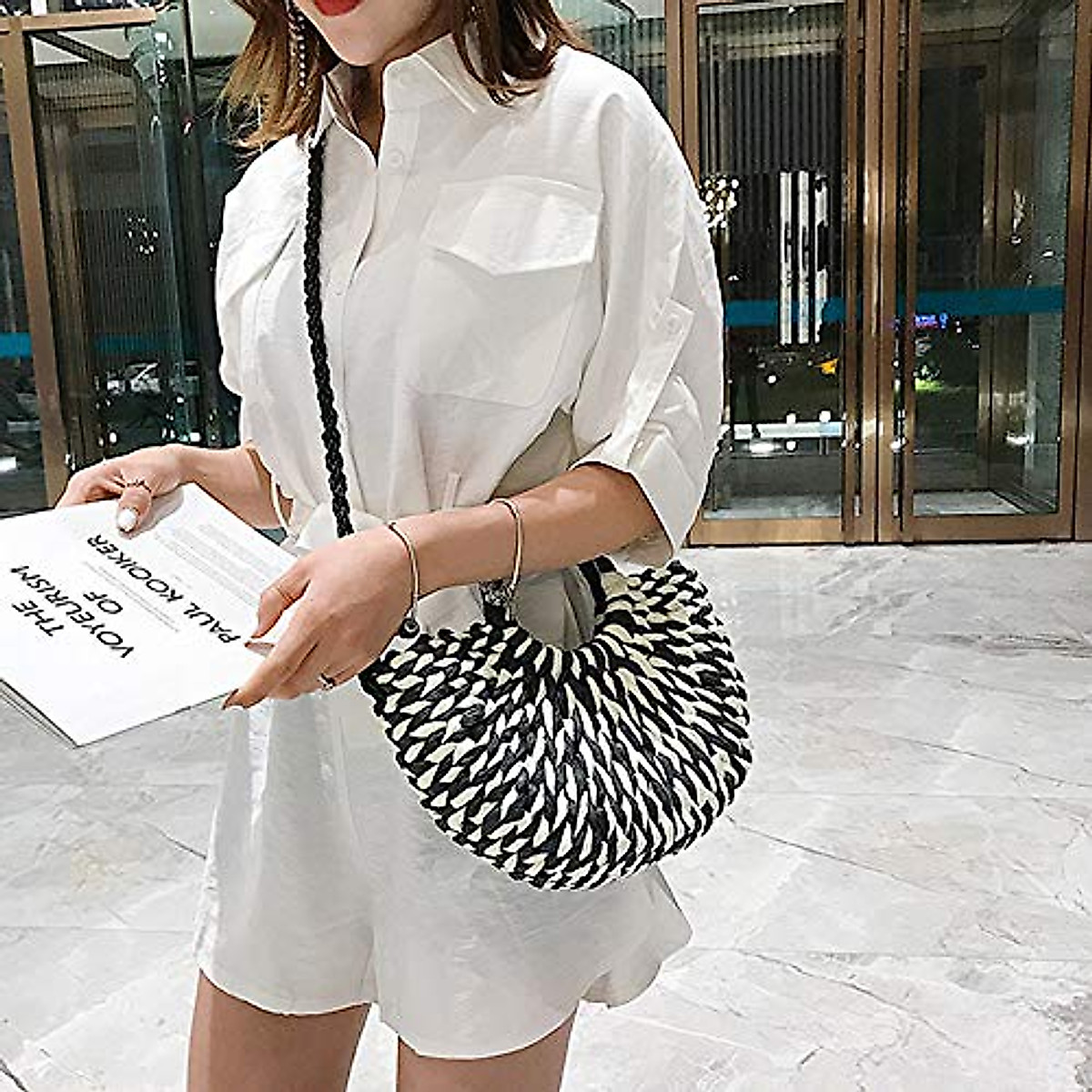 QTKJ Women Summer Retro Straw Tote Bag Hand-woven Boho Shoulder Bag Crossbody Bag Round Handle Beach Handbags (Black)