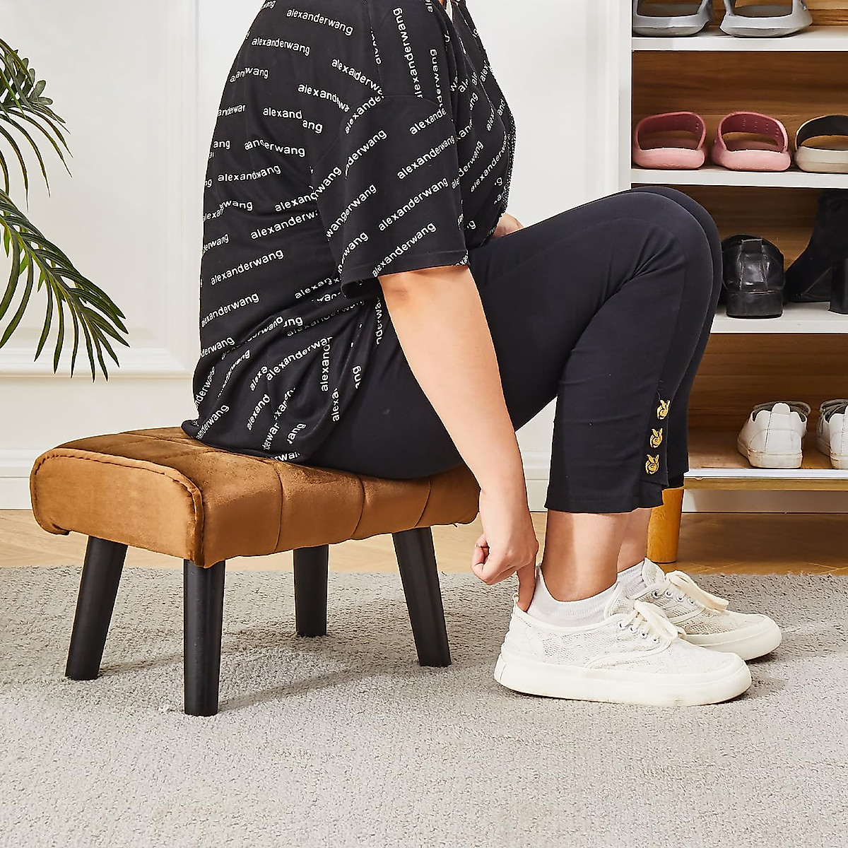 Cpintltr Small Foot Stool Ottoman Modern Accent Step Stool Seat with Solid Wood Legs Velvet Soft Padded Pouf Ottomans Sofa Footrest Stools 16 inch for Couch Living Room Bedroom Entryway Brown