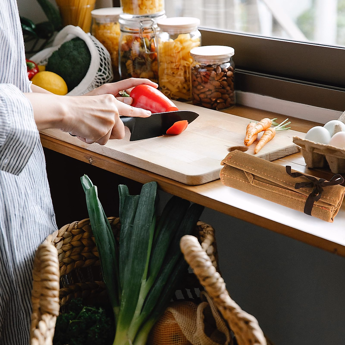 Knife Roll Bag, Portable Chef Knife Bag with 7 Slots Canvas Knives Pouch Knife Roll Case for Home Camping Picnic, Gift for Chefs or Cooking Lovers (Khaki)