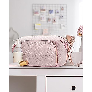 BAGSMART Travel Makeup Bag, Cosmetic Bag Make Up Organizer Case,Large Wide-open Pouch for Women Purse for Toiletries Accessories Brushes Pink