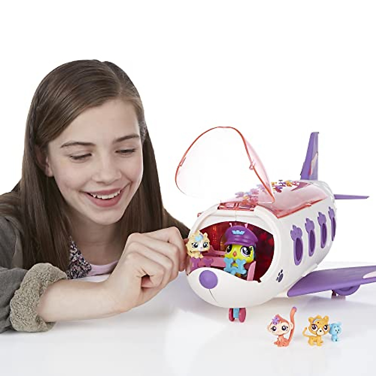 Littlest Pet Shop Pet Jet Playset Toy, Includes 4 Pets, Adult Assembly Required (No Tools Needed), Ages 4 and Up