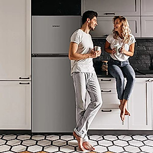 NUTRIFROST 30" Top Freezer Refrigerator - 17.6 Cu.Ft Total Capacity - Reversible Door - Adjustable Thermostat - Metallic Finish