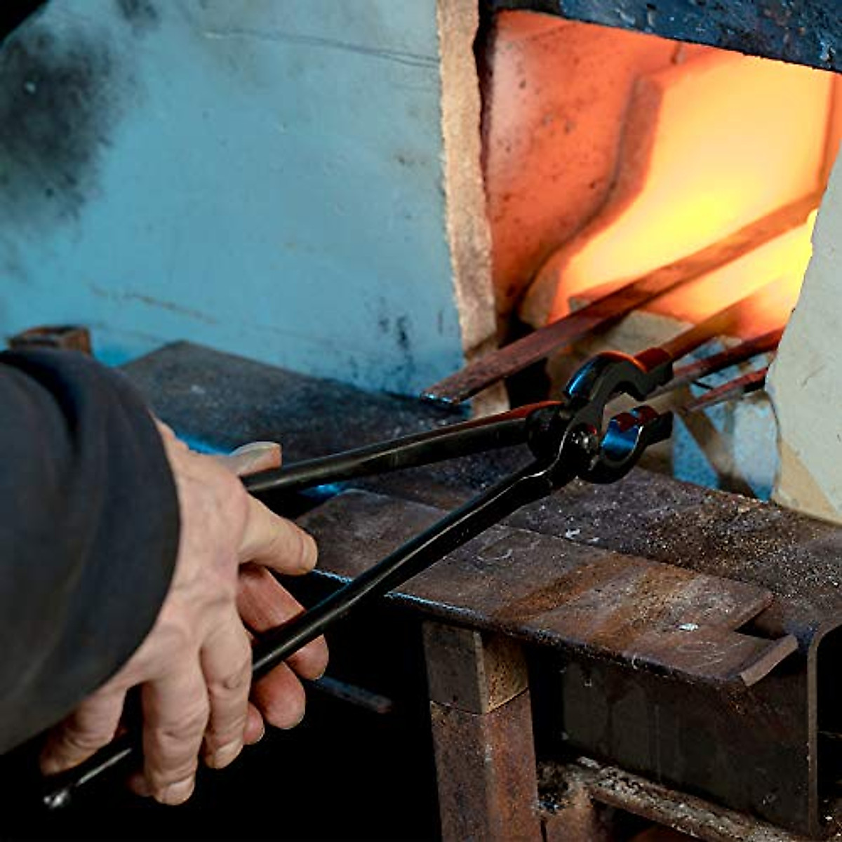 Caliburn Small V-Bit Blacksmith Tongs (14.5")