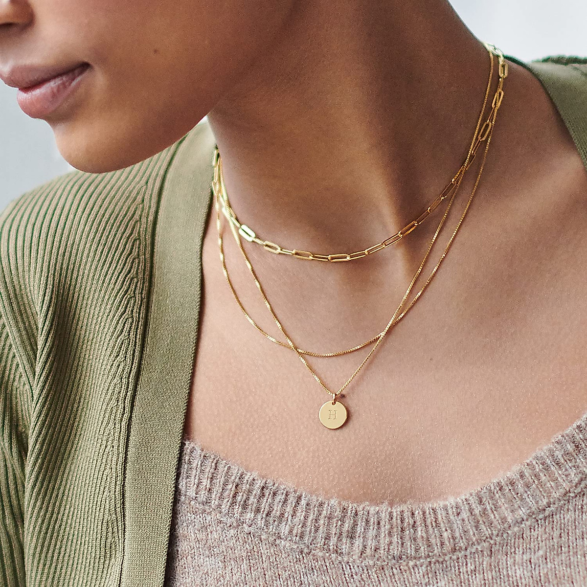 Oak&Luna - Willow Disc Initial Necklace for Women in Sterling Silver 925 / Gold Plating - Personalized Customized Tag Letter Pendant Dainty Chain Charm Jewelry Gift for Her (18k Gold Vermeil)