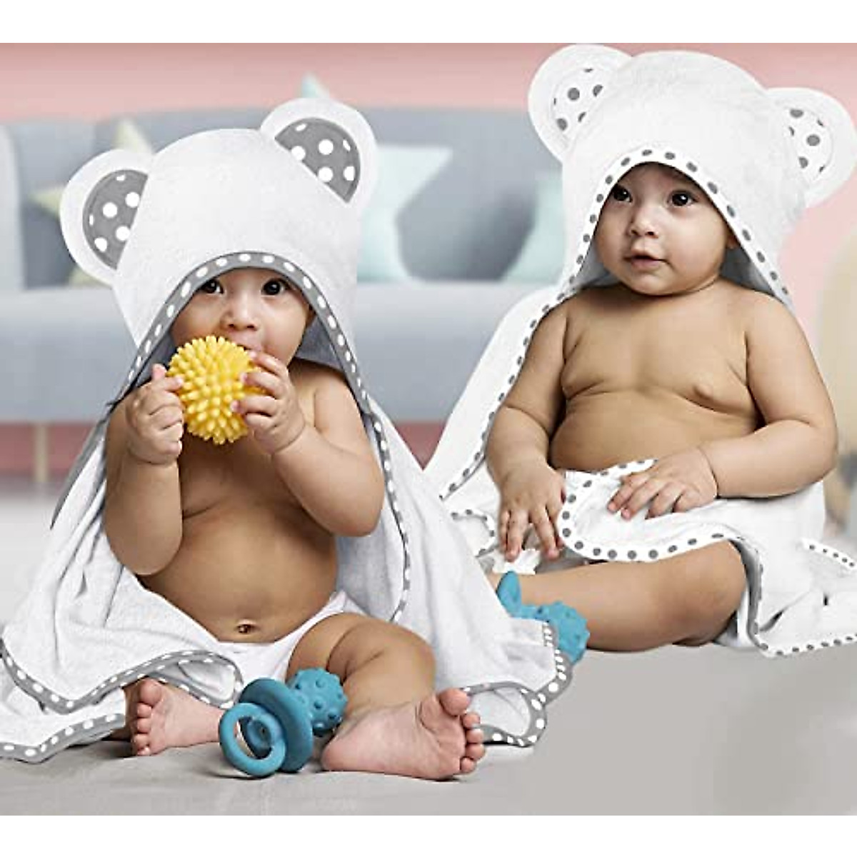 Set of 2 Bamboo Hooded Baby Towels – Luxurious, Large and Super Absorbent – 30 x 30 Inch – Soft and Suitable for Infants, Toddlers and Kids – 400 GSM White