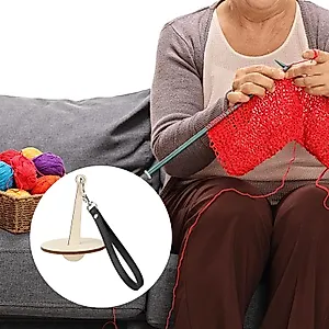 Lxmxgk 2PCS Portable Wrist Yarn Holder, Yarn Storage, Wooden Spinning Yarn Thread Holder, Yarn Holder with Leather Wrist Strap, Prevents Yarn Tangling and Misalignment Yarn Holder for Knitting