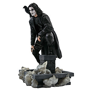 DIAMOND SELECT TOYS The Crow Movie Gallery PVC Statue, Multicolor, 10 inches