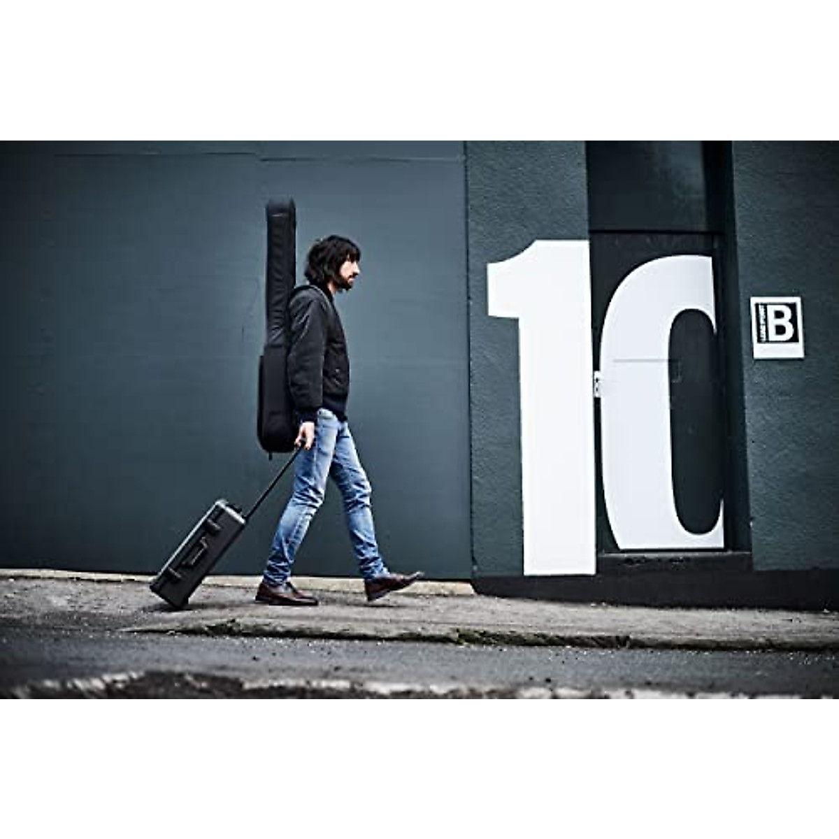 BOSS BCB-1000 Heavy Duty Suitcase-Style Guitar Effects Maximum Protection with Retractable Handle, Wheels and Removable Aluminium Pedal Board (BCB-1000X)