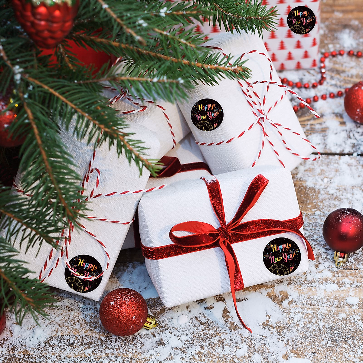 Heyfibro 1.5 Inches Happy New Year Sticker Roll, 500 Pcs Black New Year Stickers for Kids and Adults, Winter Holiday Round Labels Stickers for Gift Packing, Cards, Envelope Seals, Party Supplies