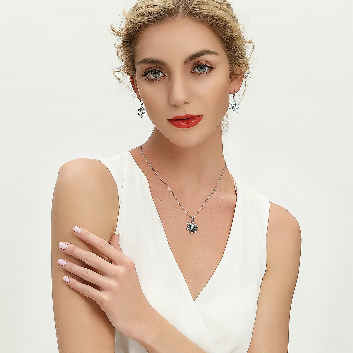 JO WISDOM 925 Sterling Silver White/Blue CZ Winter Frozen Large Snowflake Necklace Pendant