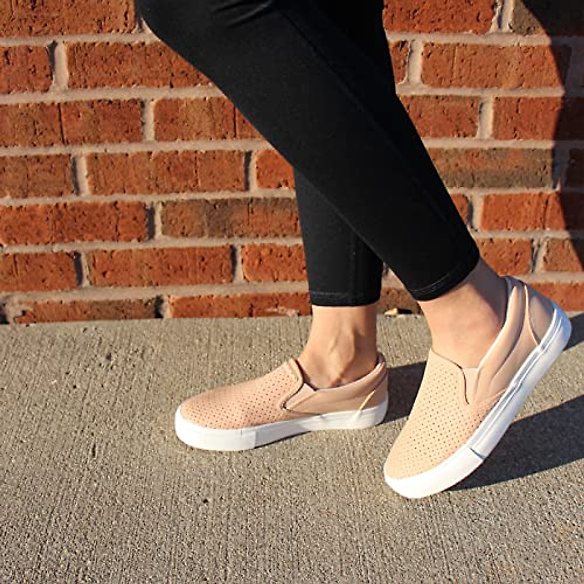 JENN ARDOR Women's Slip On Sneakers Trendy Casual Sneakers Stylish Comfortable Flat Shoes Low-top Sneakers Travel Walking Shoes for Women