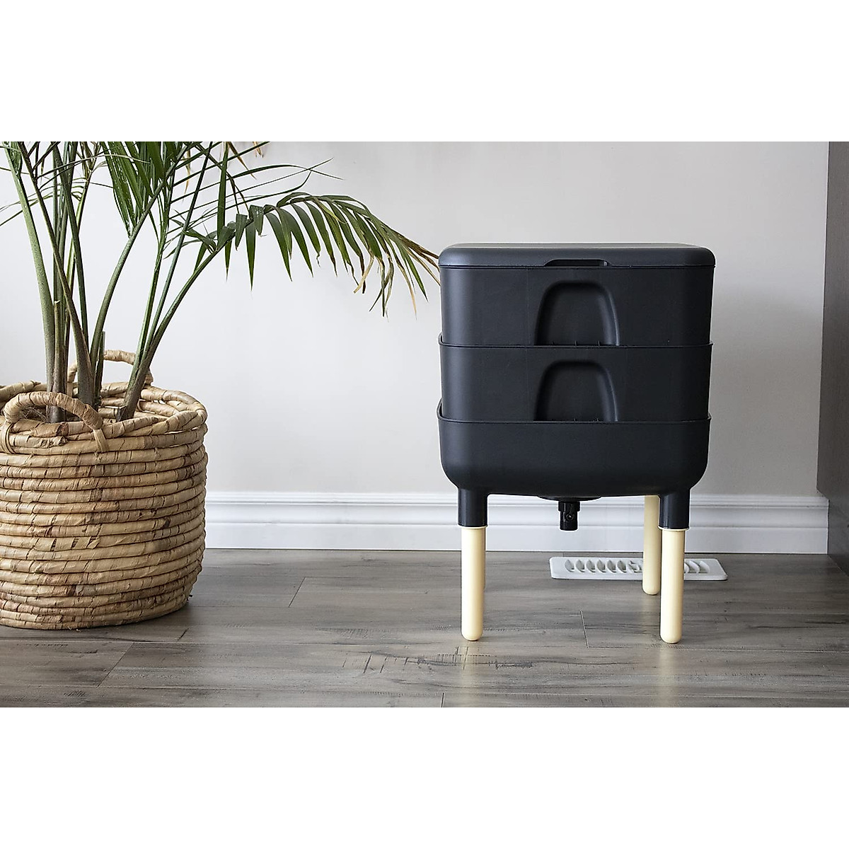 FCMP Outdoor - The Essential Living Composter, 2-Tray Worm Composter, Black