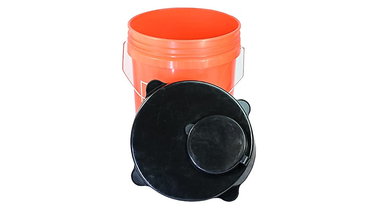 Skywin Weather-Resistant Bucket Lid with Easy Spout