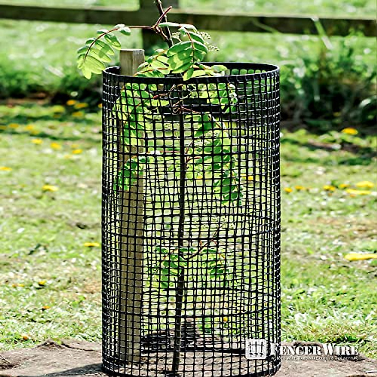 Fencer Wire Black Plastic Poultry Netting Animal & Garden Fence Recyclable Plastic Barrier Environmental Protection Mesh 0.5" x 0.5" (3 ft. x 15 ft.)