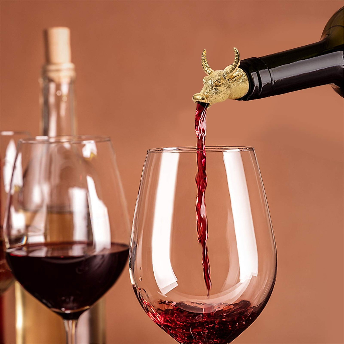Cabilock Bull Wine Pourer Bull Bottle Stopper and Pourer Animal Head Wine Aerators Liquor Pour Spout Golden for Olive Oil Champagne Beer Wine Dispenser