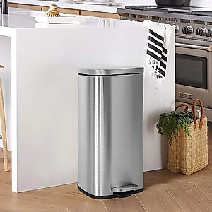 Step Trash Can Kitchen Garbage Can with Lid Tall Brushed Stainless Steel Trash Can with Plastic Inner Bucket Metal Pedal Waste Bin 8 Gallon/30 L for Home, Bathroom, Office, Silver