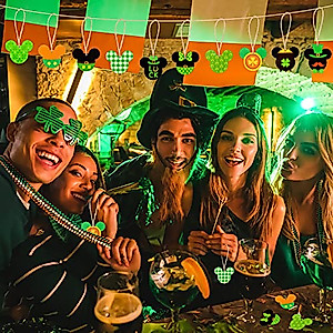 30Pcs St. Patrick’s Day Mouse Wood Hanging Ornaments Shamrock Lucky Clover Hanger Bauble Trefoil Pendant with Rope Irish Mouse Decoration Embellishments Gift Tag Crafts Supplies for Party Home Decor