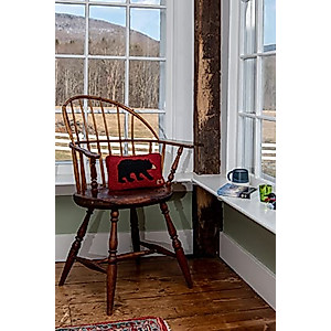 Chandler 4 Corners Artist-Designed Black Bear Hand-Hooked Wool Decorative Petite Throw Pillow (8” x 12”)