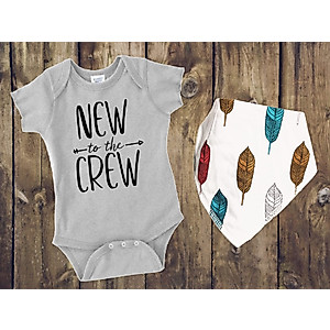 Tipit Drinkware Pregnancy Gift Est 2023 - New Parents Gifts Mommy and Daddy Est. 2023 11 Coffee Mug Gift Set,New to The Crew Romper (3M) - Top Mom and Dad Gift Set for New Parents to Be - Baby Shower