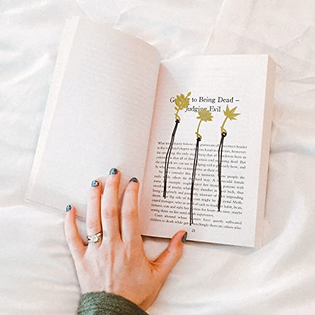 Teaseniy Hollow Metal Bookmarks, 8 Pcs Pretty Bookmarks Set with Lanyard Book Markers for Book Lovers Writers Readers Children Teens Adults