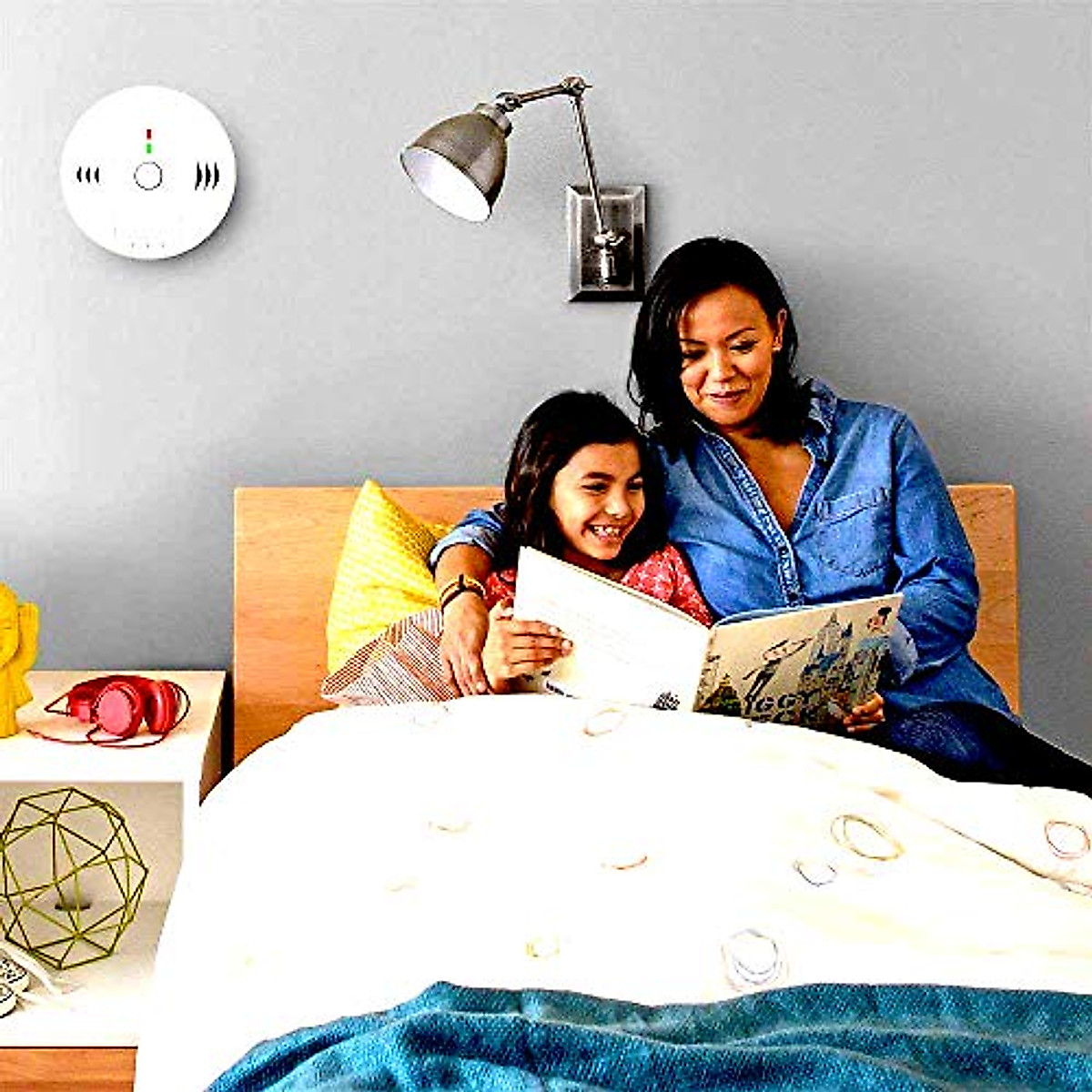 Combination Smoke and Carbon Monoxide Detector Alarm, 2-Pack Beeps Warning Smoke and CO Alarms for Basements Travel Home Office House Bedroom Living Room Car, Battery Operated, Comply with UL 217/2034