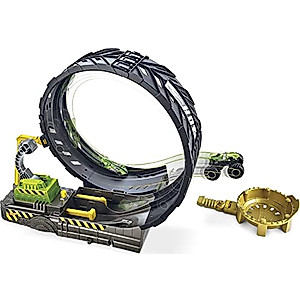 ​Hot Wheels Monster Truck Epic Loop Challenge Play Set with Truck and car