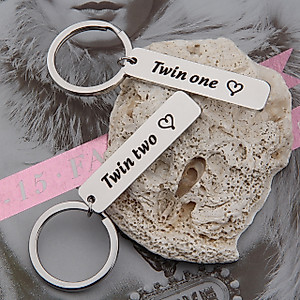 Gzrlyf Twins Keychain Twin One Twin Two Keychain Set Twins Gifts for Twins Sister Twin Brother Gift